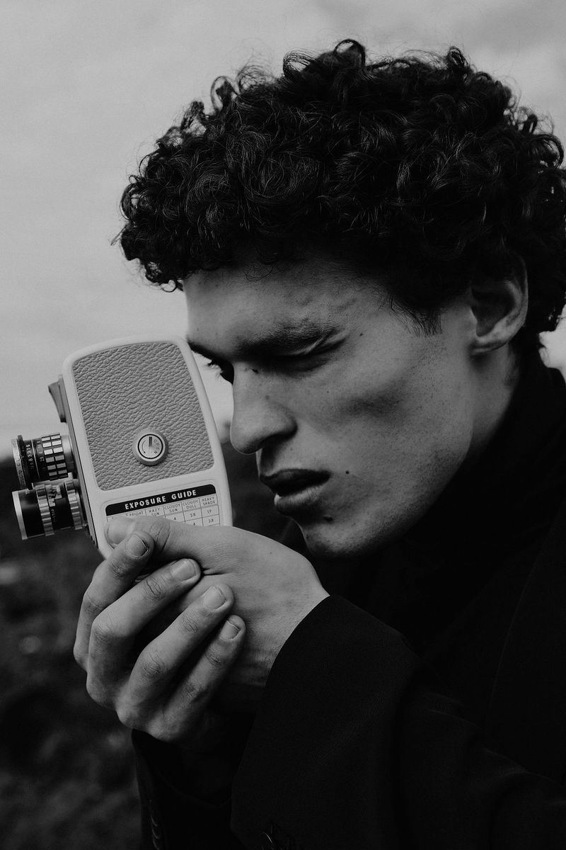 BRYAN MONTAÑEZ (Portrait)