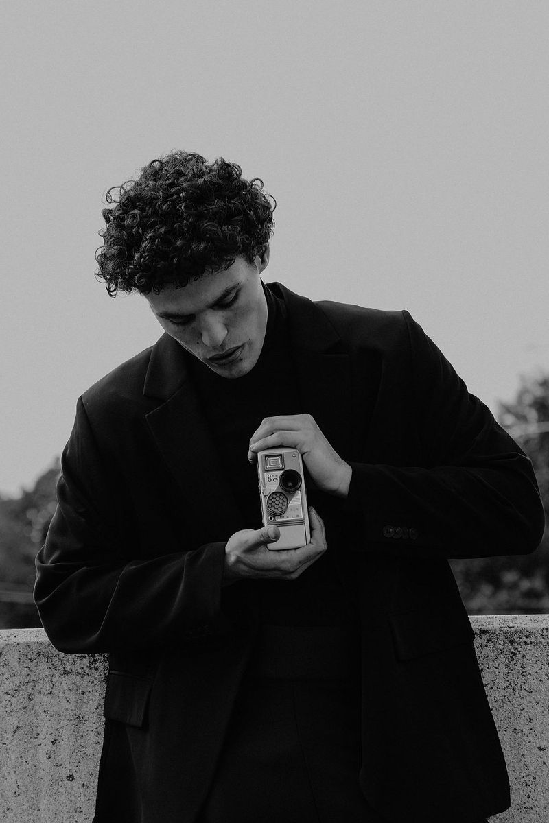 BRYAN MONTAÑEZ (Portrait)