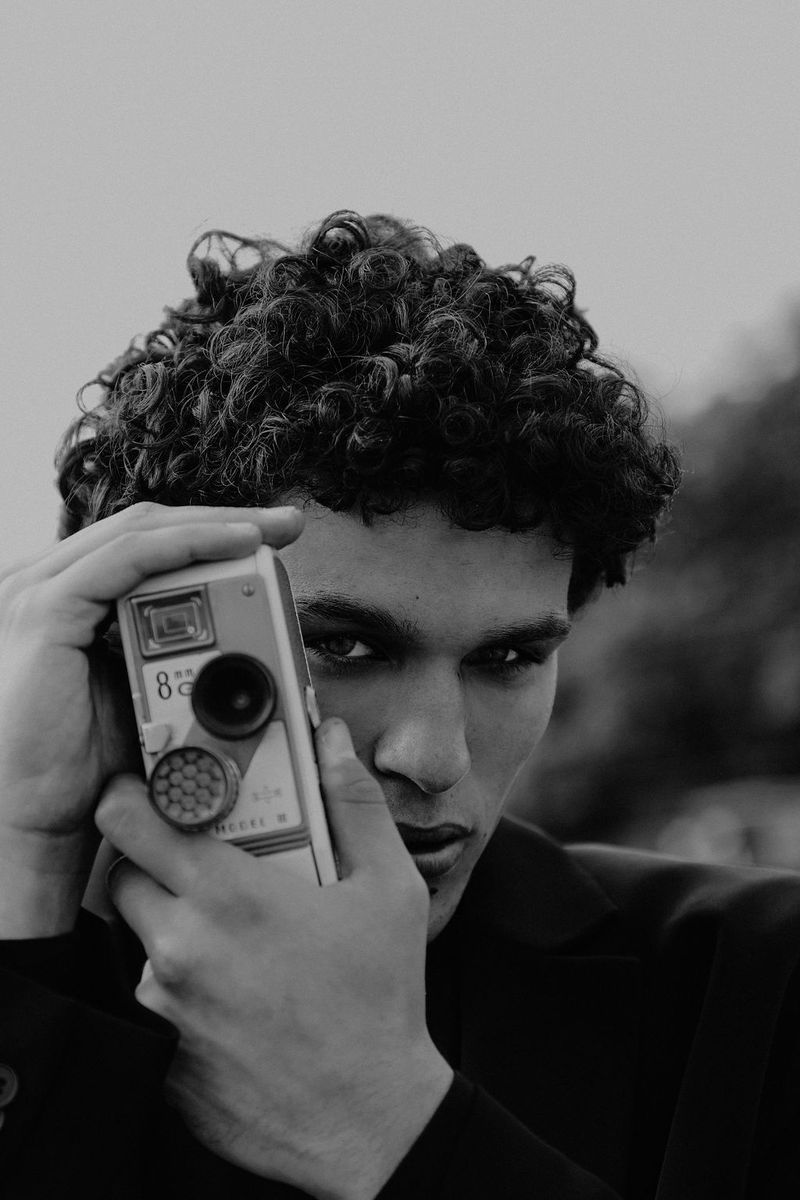 BRYAN MONTAÑEZ (Portrait)