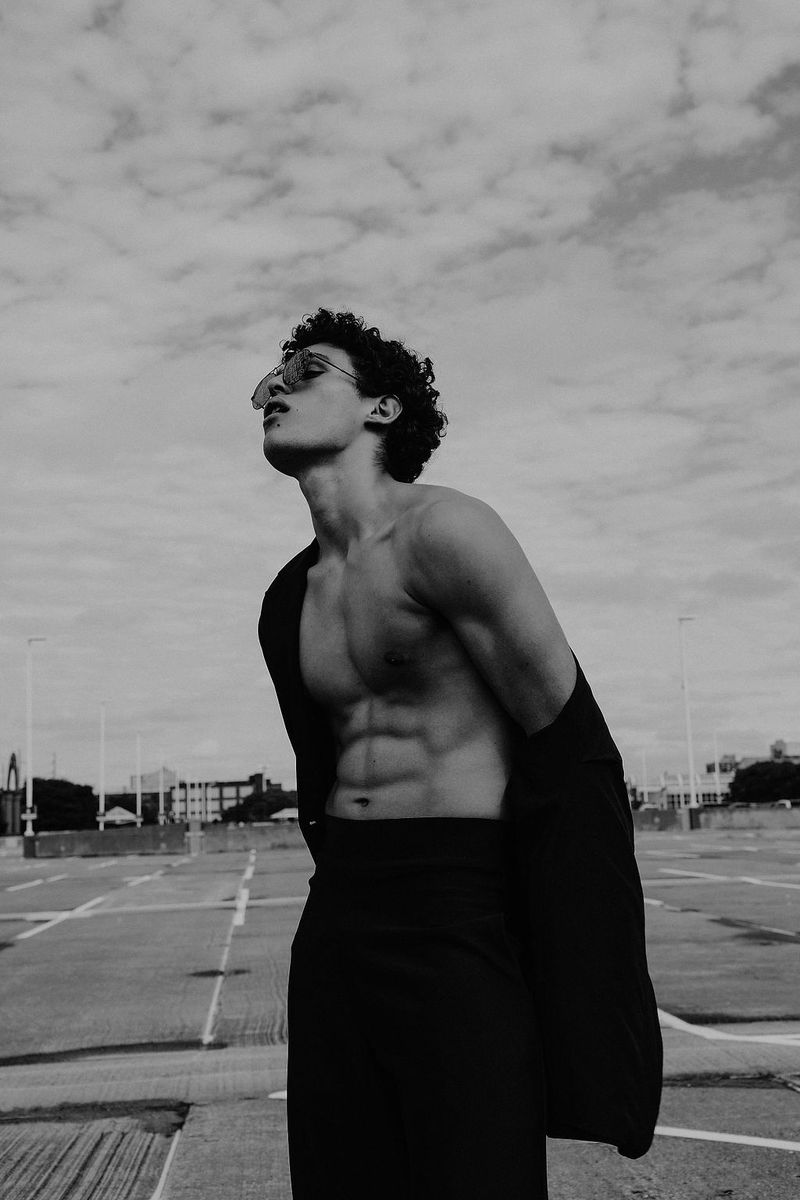 BRYAN MONTAÑEZ (Portrait)