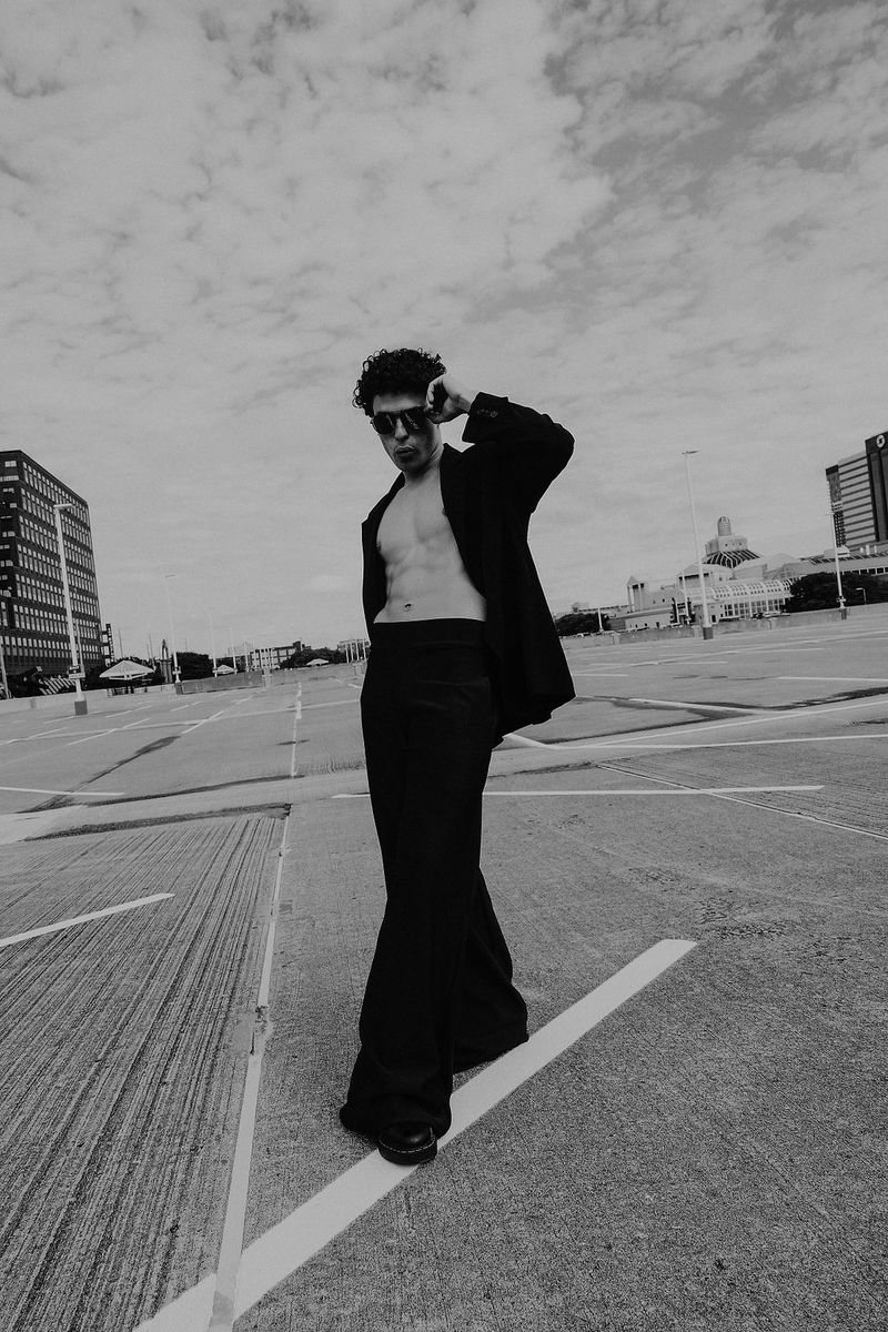 BRYAN MONTAÑEZ (Portrait)