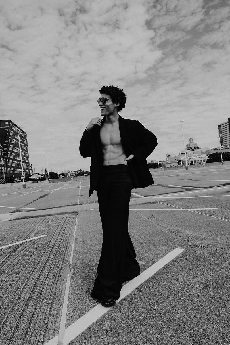 BRYAN MONTAÑEZ (Portrait)