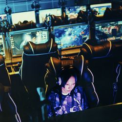 Kate Phelan - Fashion Editor/Stylist Profile - Photos & latest news