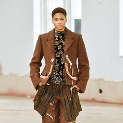 Minnie Warren - Model Profile - Photos & latest news