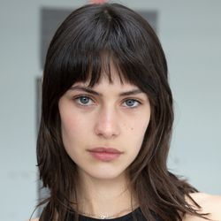 Evie Ashby - Model Profile - Photos & latest news