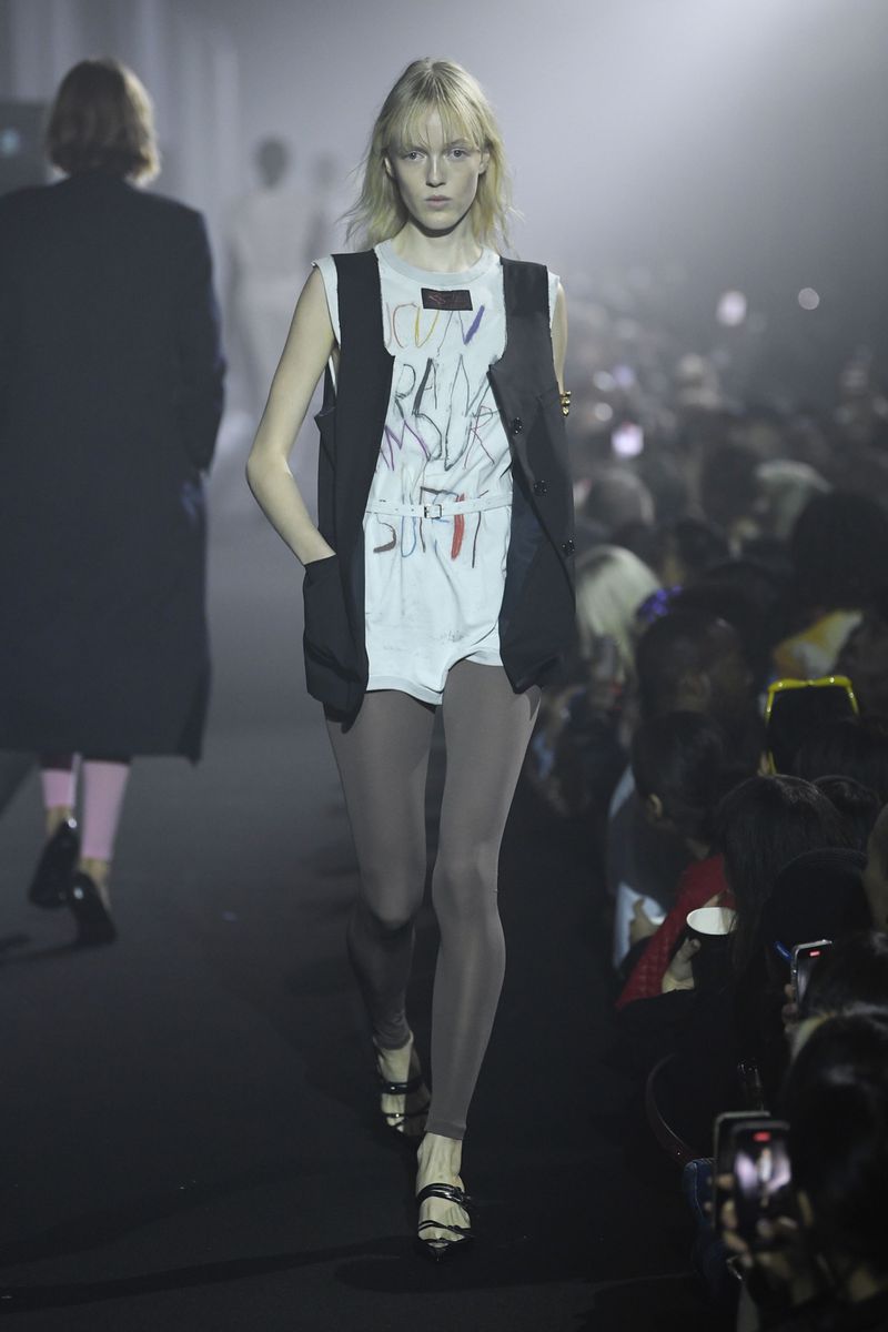 Raf Simons S/S 23 Show (Raf Simons)