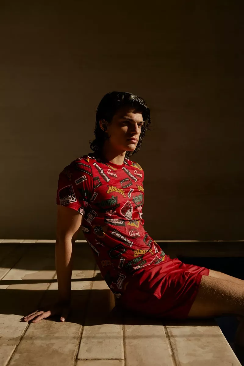 Thomas At Universe Mgmt (Yearbook Fanzine)