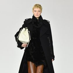 London Scully - Model Profile - Photos & latest news