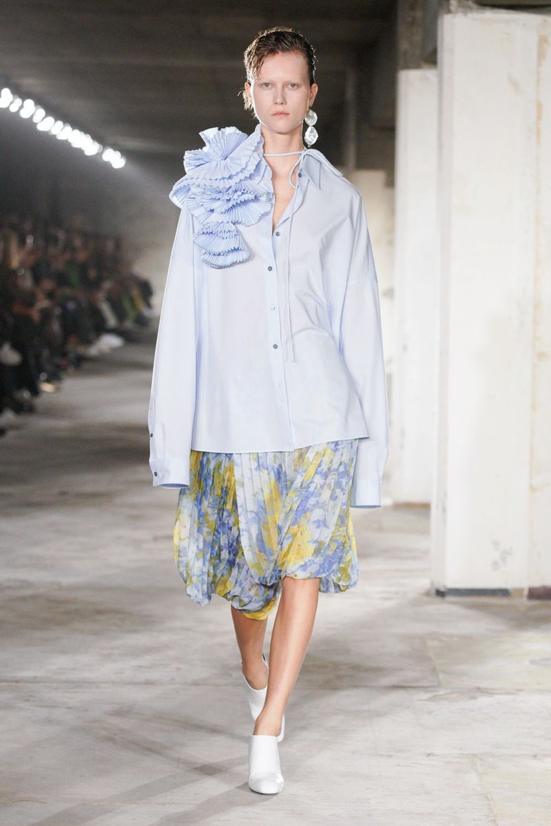 Dries Van Noten F/W 23 Show (Dries Van Noten)