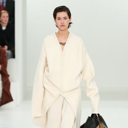 Yoni Tjin - Model Profile - Photos & latest news