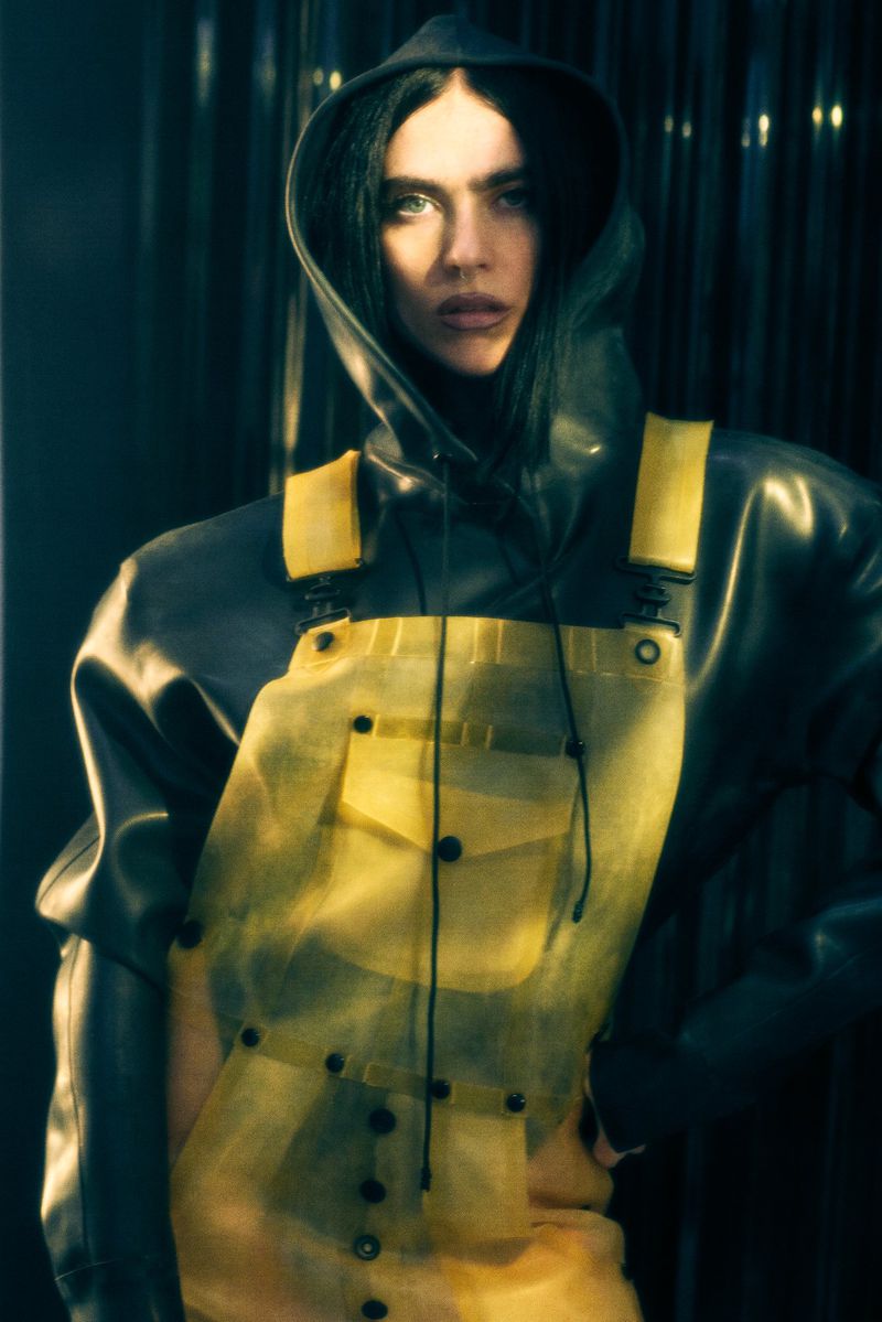 GRYPHYN PHASE3 (Paper Magazine)