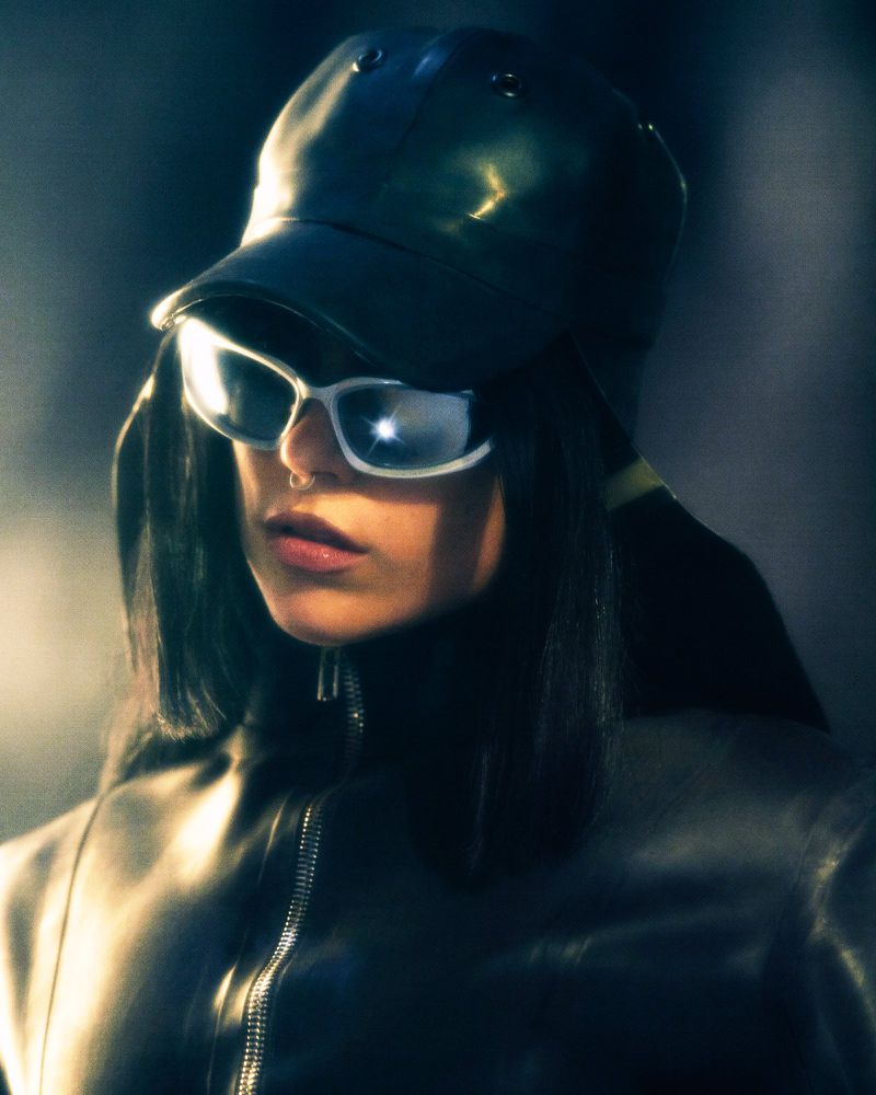 GRYPHYN PHASE3 (Paper Magazine)