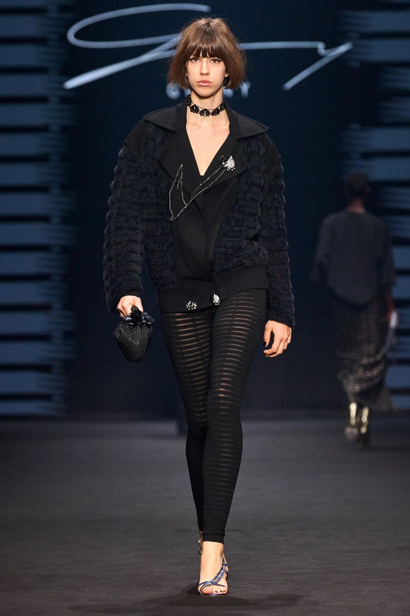 Genny F/W 23 Show (Genny)