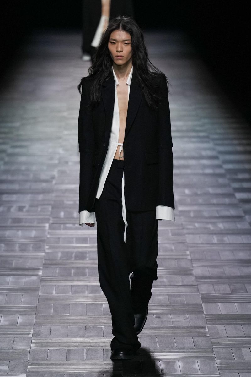 Ann Demeulemeester F/W 23 Show (Ann Demeulemeester)