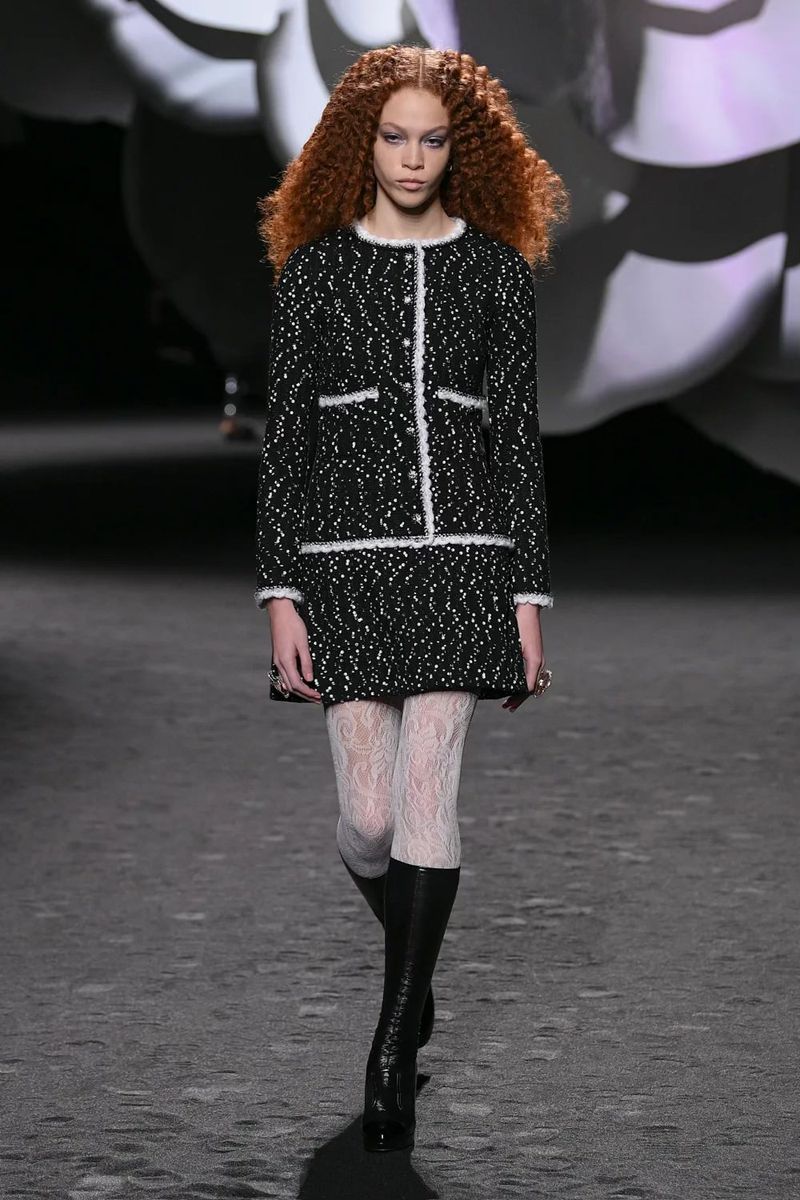 Chanel F/W 23 Show (Chanel)