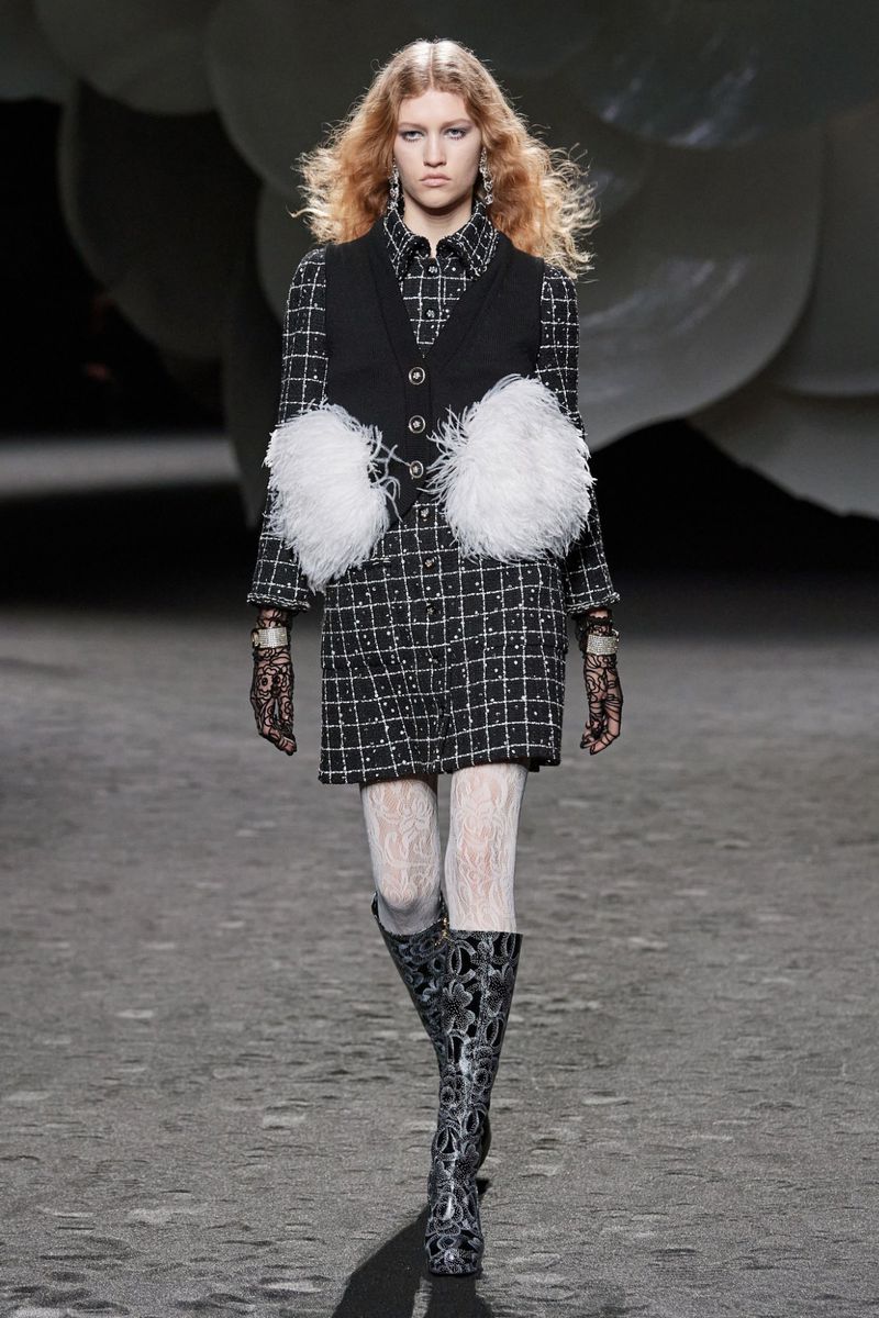 Chanel F/W 23 Show (Chanel)