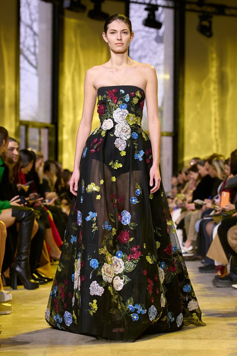 Elie Saab F/W 23 Show (Elie Saab)