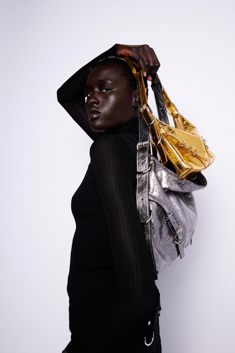 Givenchy F/W 23 Show (Givenchy)