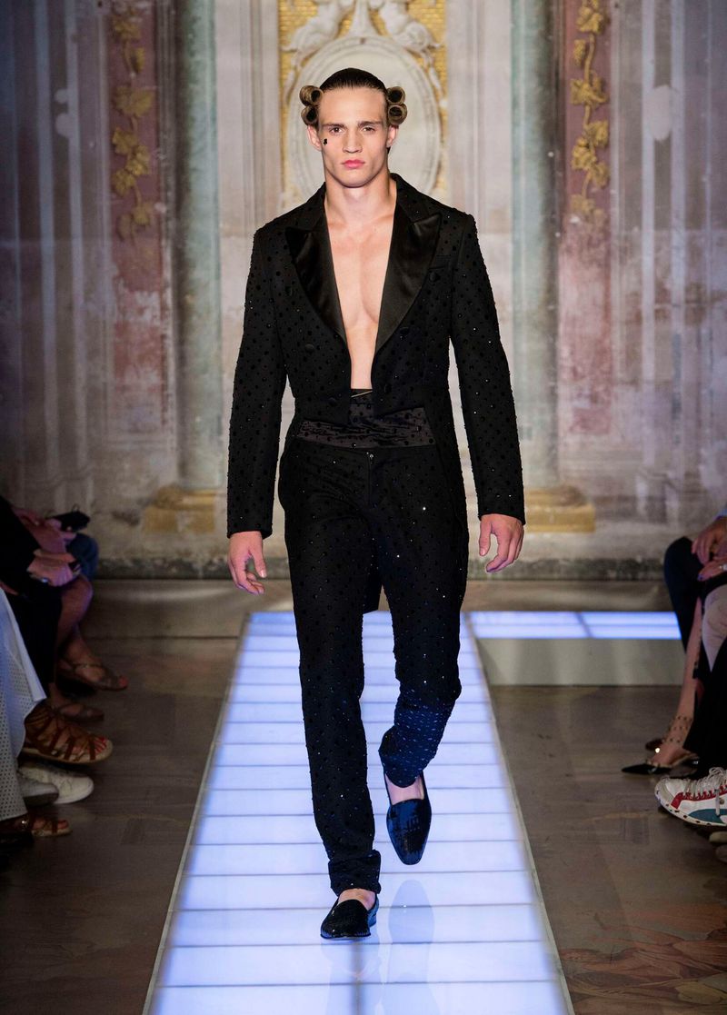 Moschino S/S 16 Men's Show (Moschino)
