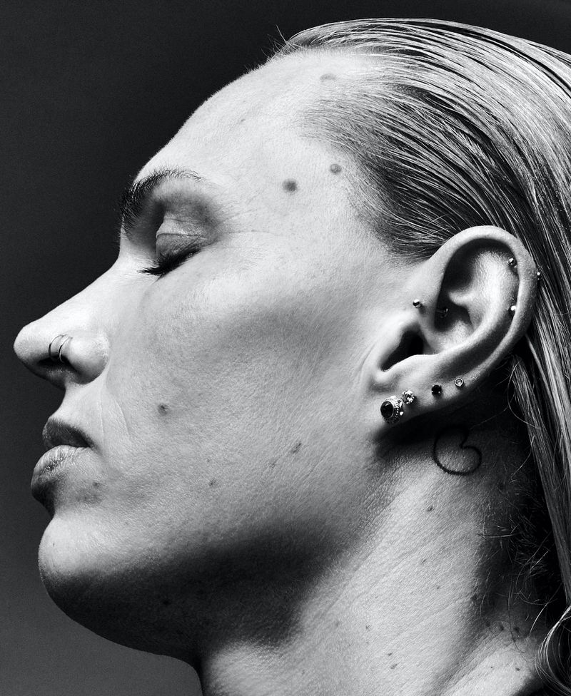 DS Body (DSECTION Magazine)