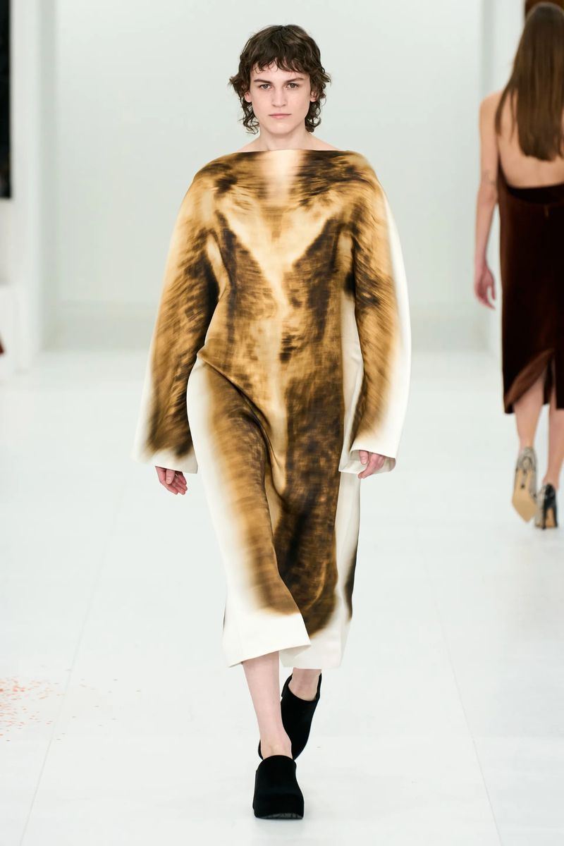 Loewe F/W 23 Show (Loewe)