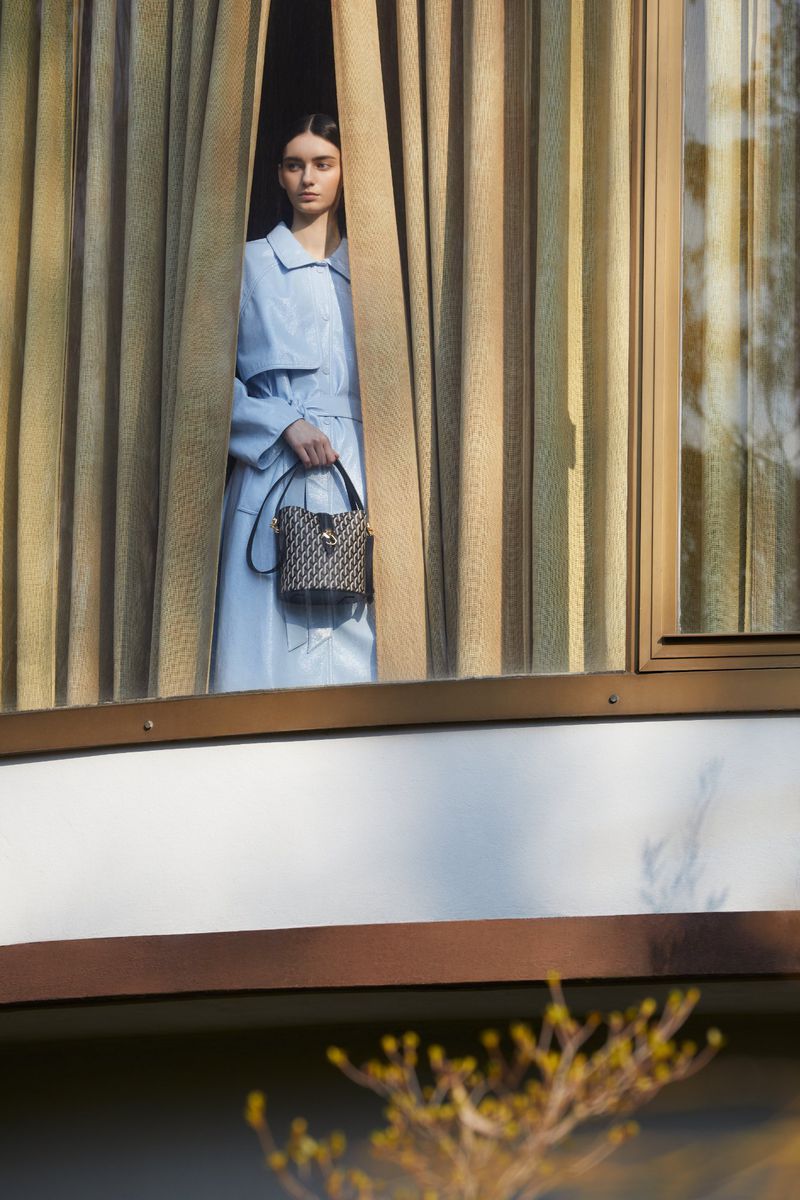 DELL'EST (Various Lookbooks/Catalogs)