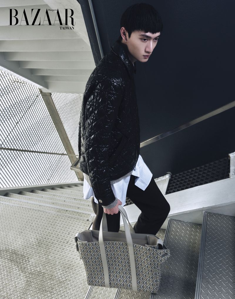 LIGHTS OF THE DAWN 拂曉曙光－2022 DIOR男裝系列 by Alien Wang (Harper's Bazaar ...