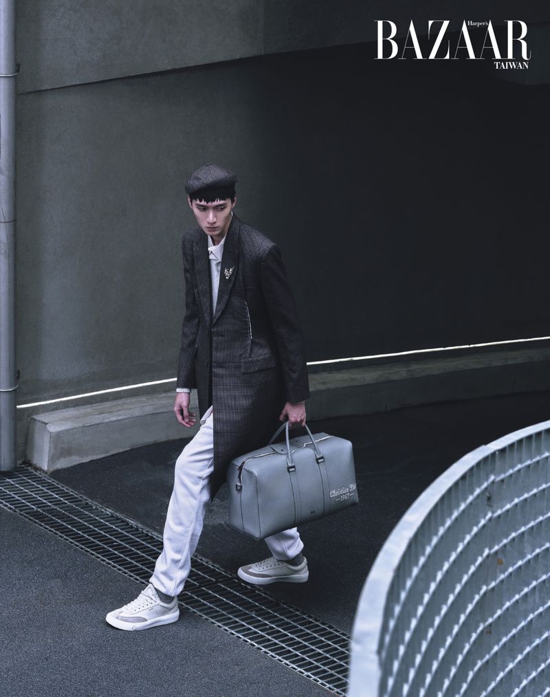 LIGHTS OF THE DAWN 拂曉曙光－2022 DIOR男裝系列 by Alien Wang (Harper's Bazaar ...