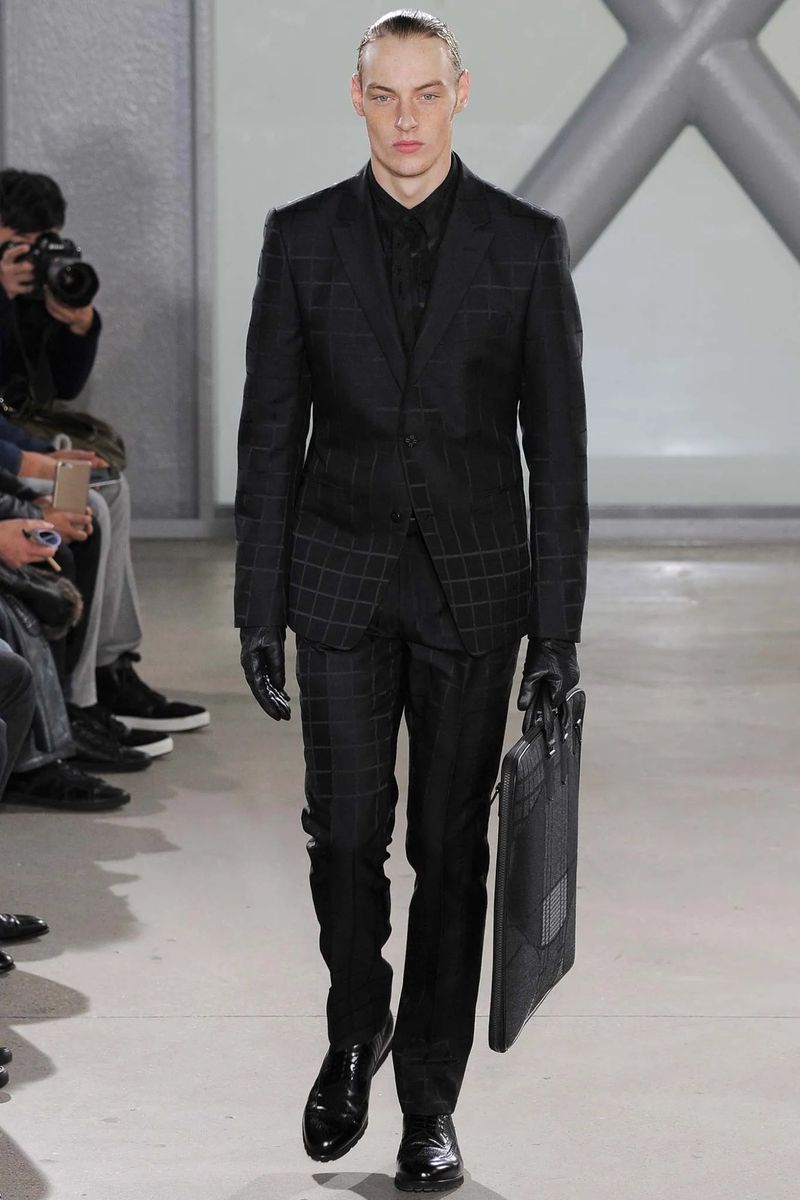 Issey Miyake F/W 15 Men's Show (Issey Miyake)