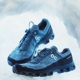 ON RUNNING (SSENSE)