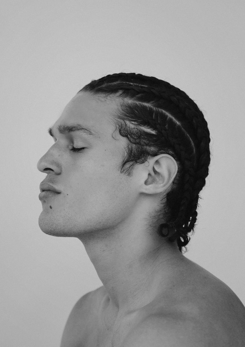 BRYAN MONTAÑEZ PORTRAIT SITTING (Portrait)