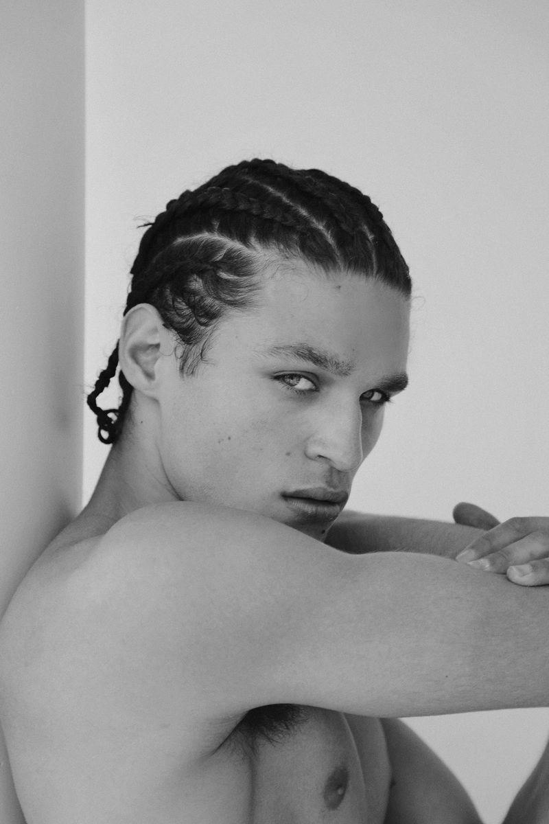 BRYAN MONTAÑEZ PORTRAIT SITTING (Portrait)