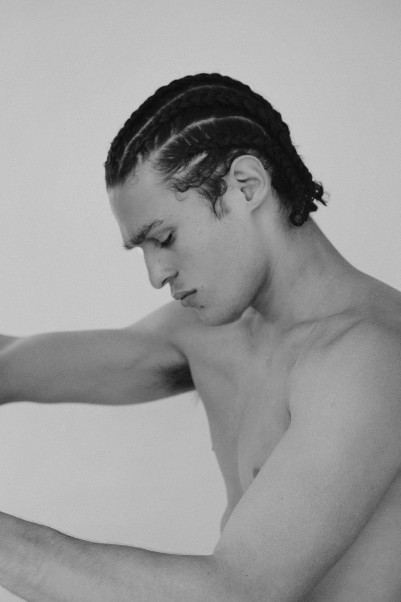 BRYAN MONTAÑEZ PORTRAIT SITTING (Portrait)