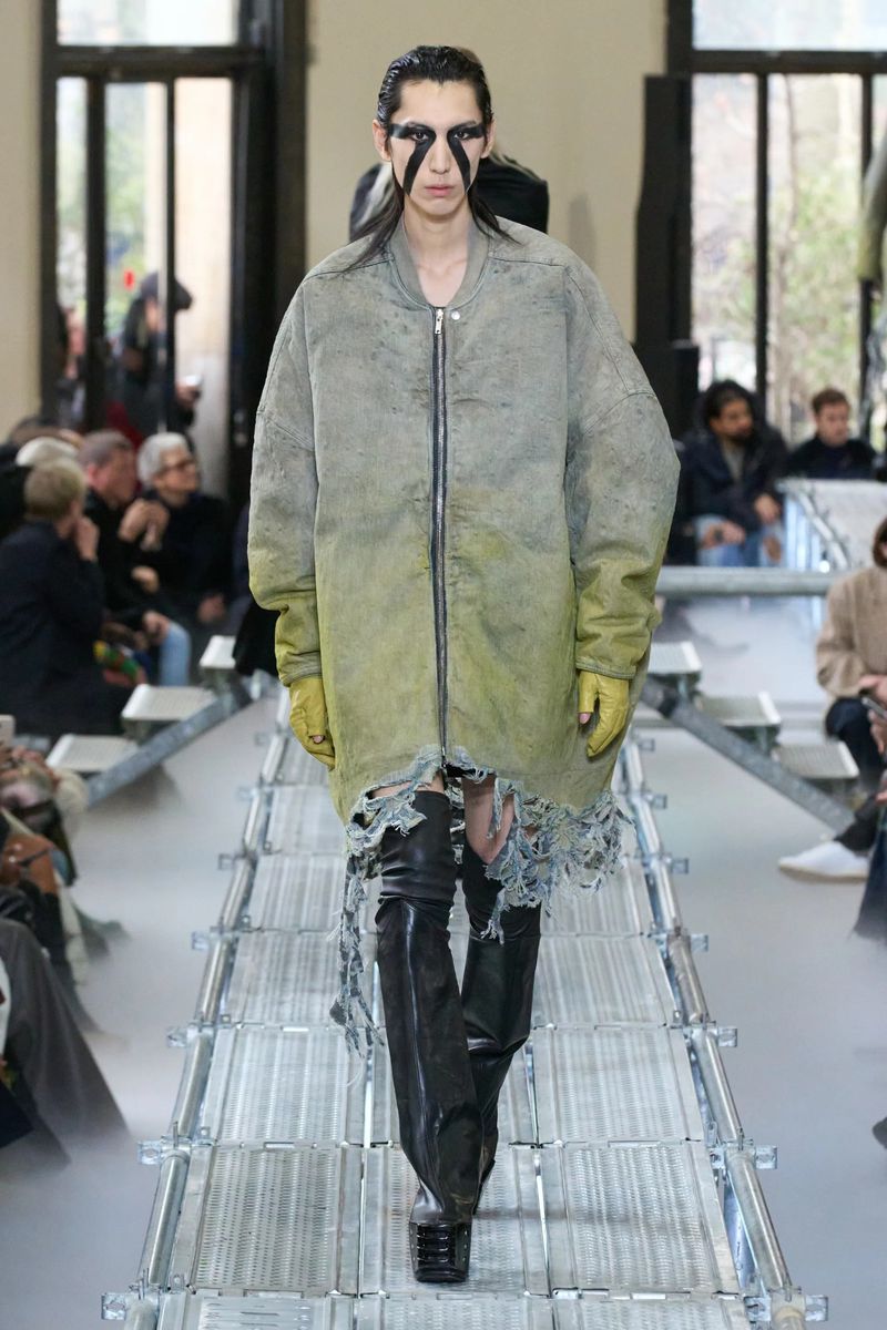 Rick Owens F/W 23 Men's Show (Rick Owens)