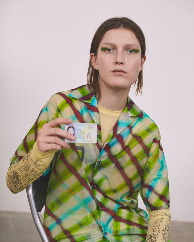 rebel (10 Magazine)