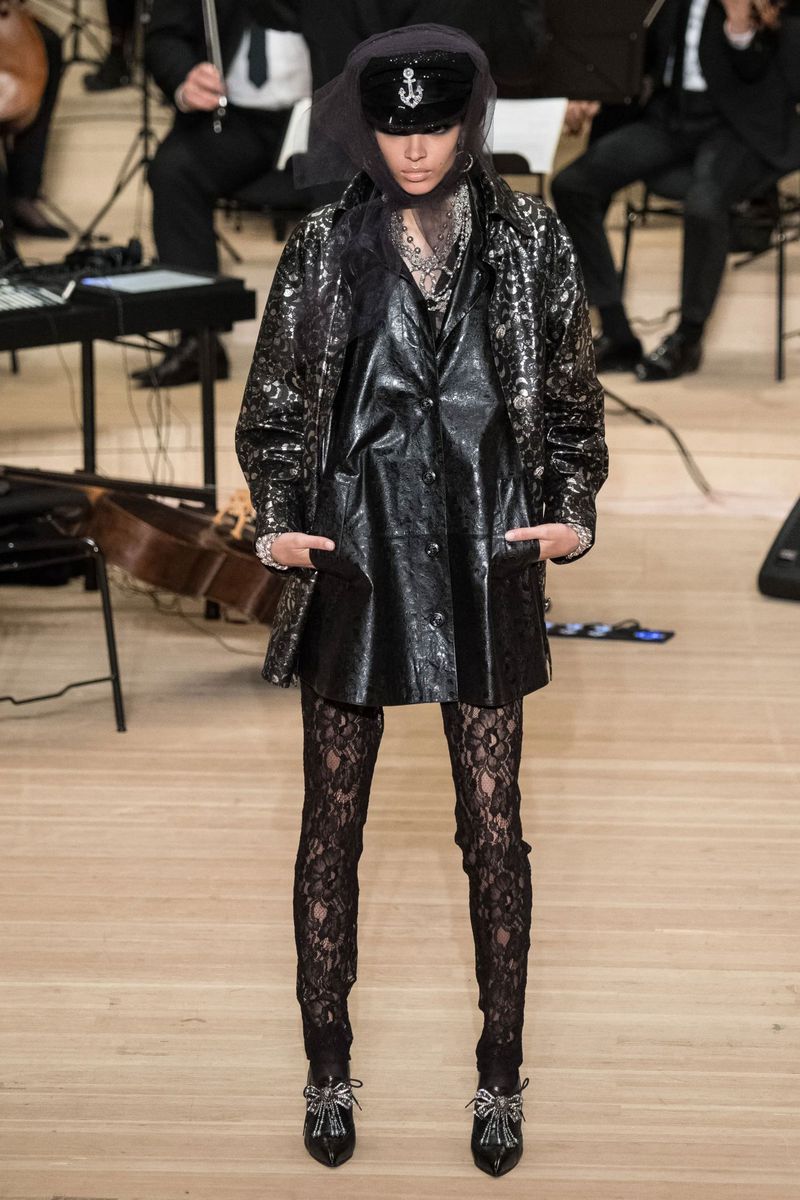 Chanel Pre Fall 2018 Métiers d’Art Collection Show in Hamburg (Chanel)