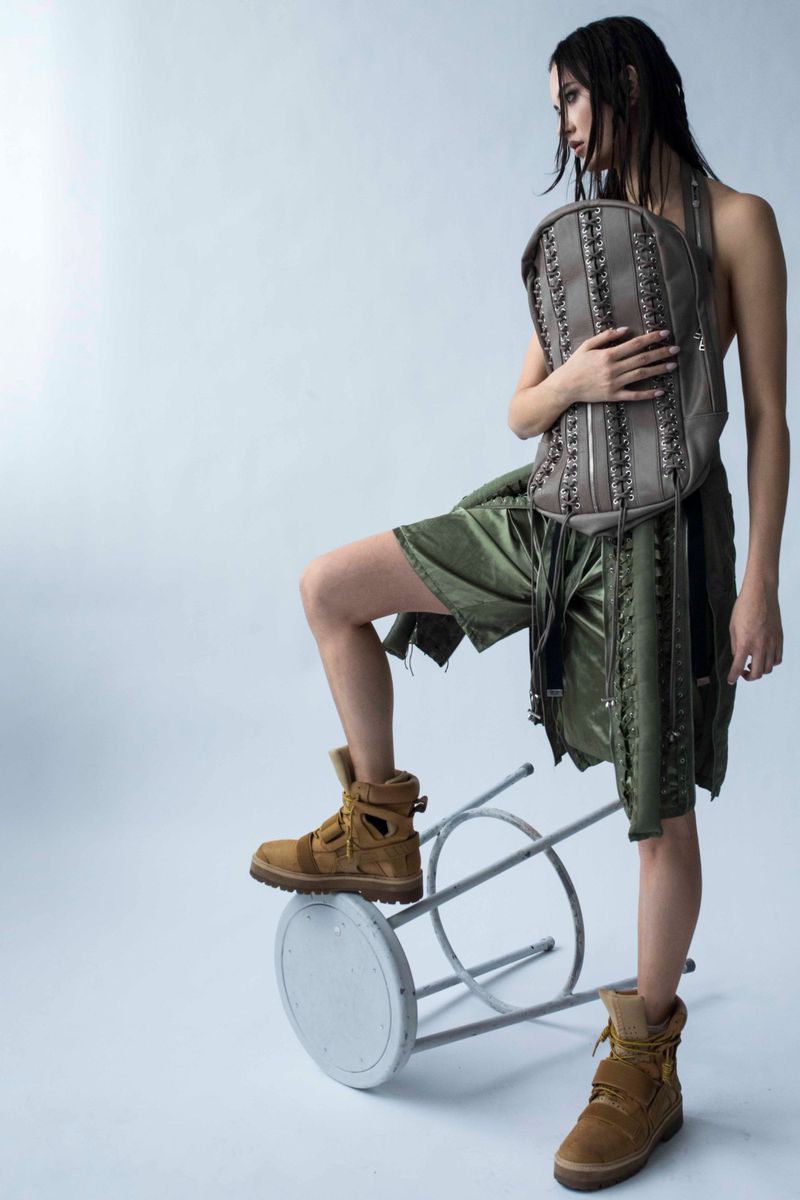 UNRAVELING DUSK (Flanelle Magazine)