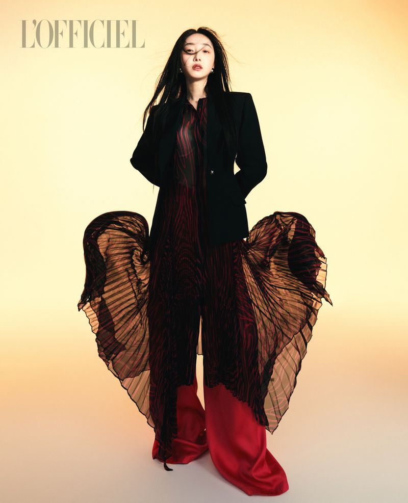 Mengjie Jiang by Liang Siwei (L'Officiel India)