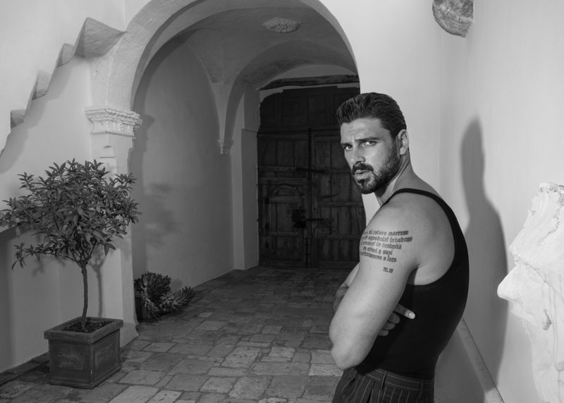 Michele Morrone - Beleza Italiana (L'Officiel Hommes Brasil)