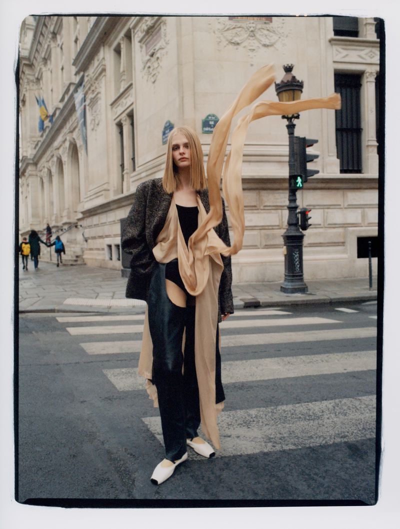 A Walk Through Paris with Feya, Nyandeng, Esin and Inès (Various ...
