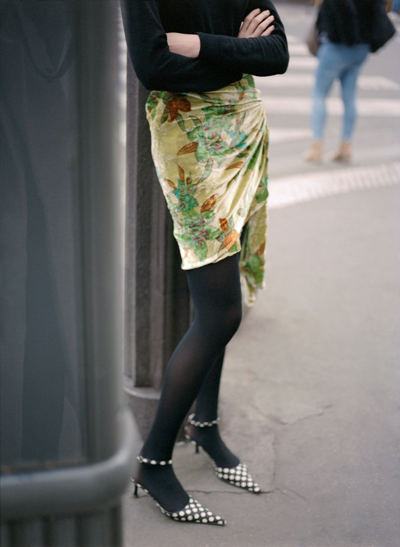 A Walk Through Paris with Feya, Nyandeng, Esin and Inès (Various ...