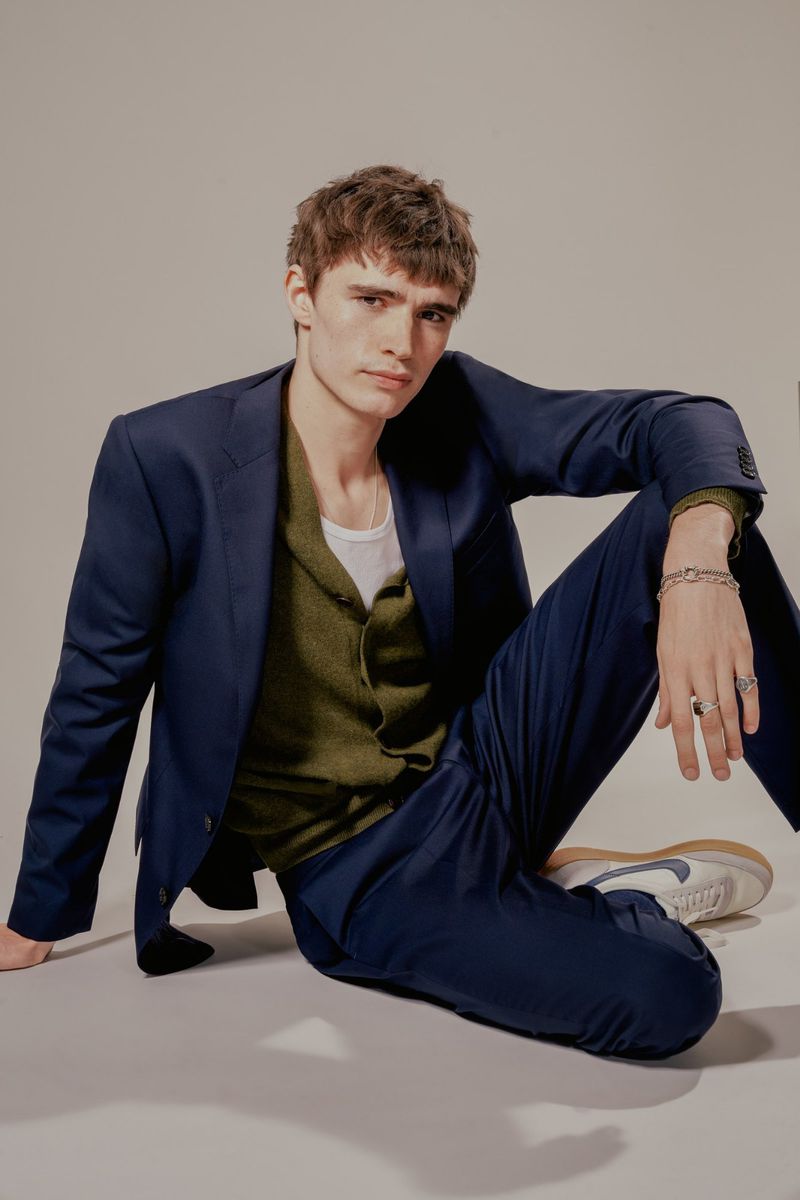 Allow Liam Little to Show You How to Wear a J.Crew Suit Like a Painter ...