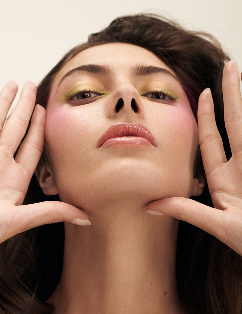 GLEAM REDEFINED (Beauty Scene)