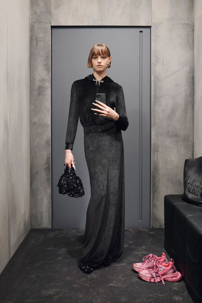 Balenciaga Fitting Room Campaign 2023 (Balenciaga)