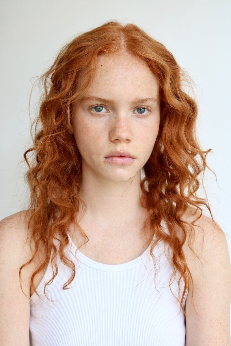 Oui Management 2023 Polaroids (Polaroids-Digitals)