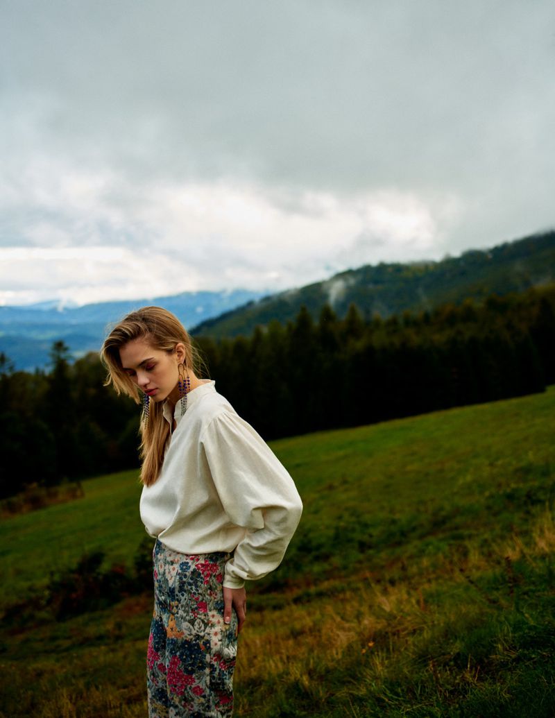 girl off grid (Schön Magazine)