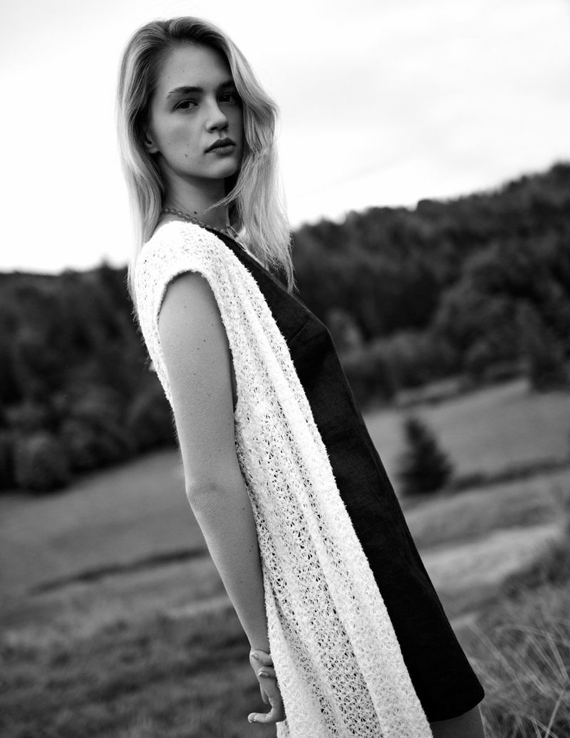 girl off grid (Schön Magazine)