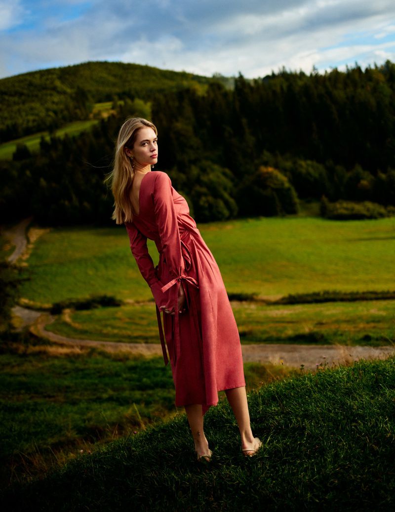 girl off grid (Schön Magazine)