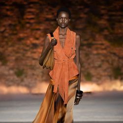 Poppy Kain - Fashion Editor/Stylist Profile - Photos & latest news