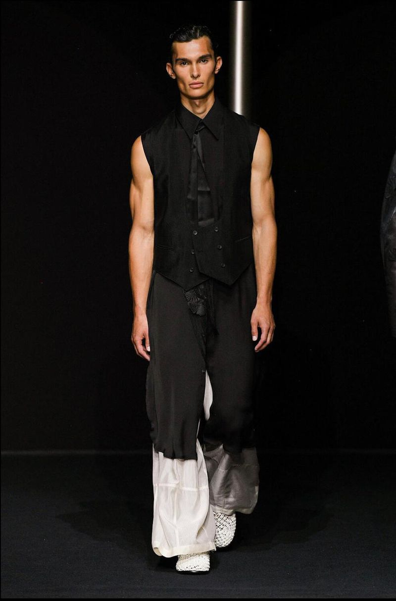 Emporio Armani Men's S/S 24 Show (Emporio Armani)